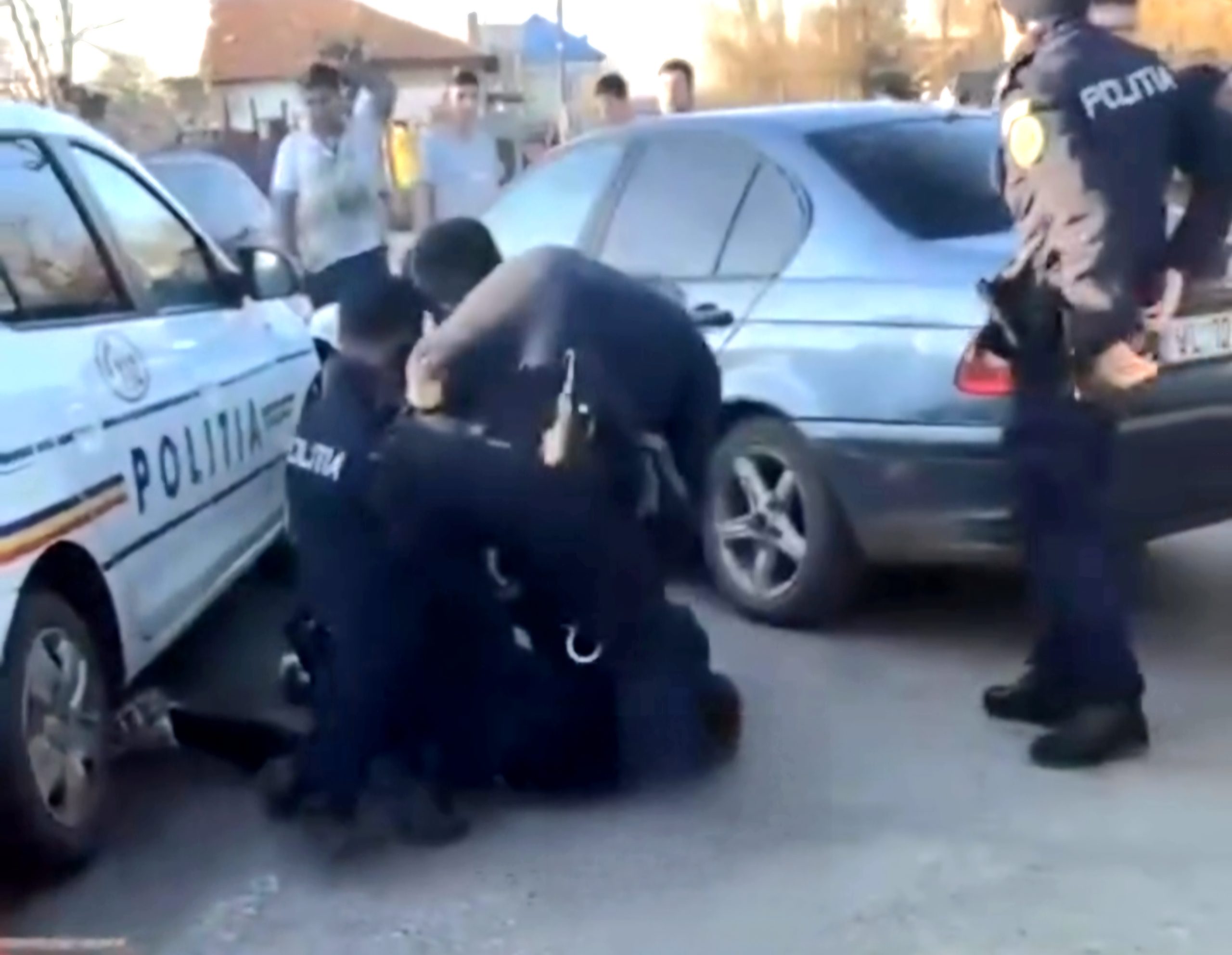 Circ și șmecherie de carton în Teleorman! Șofer minor încătușat pe ...